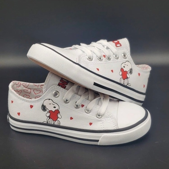 peanut’s | Shoes | Peanuts Snoopy White Canvas Laceup Children Shoe ...